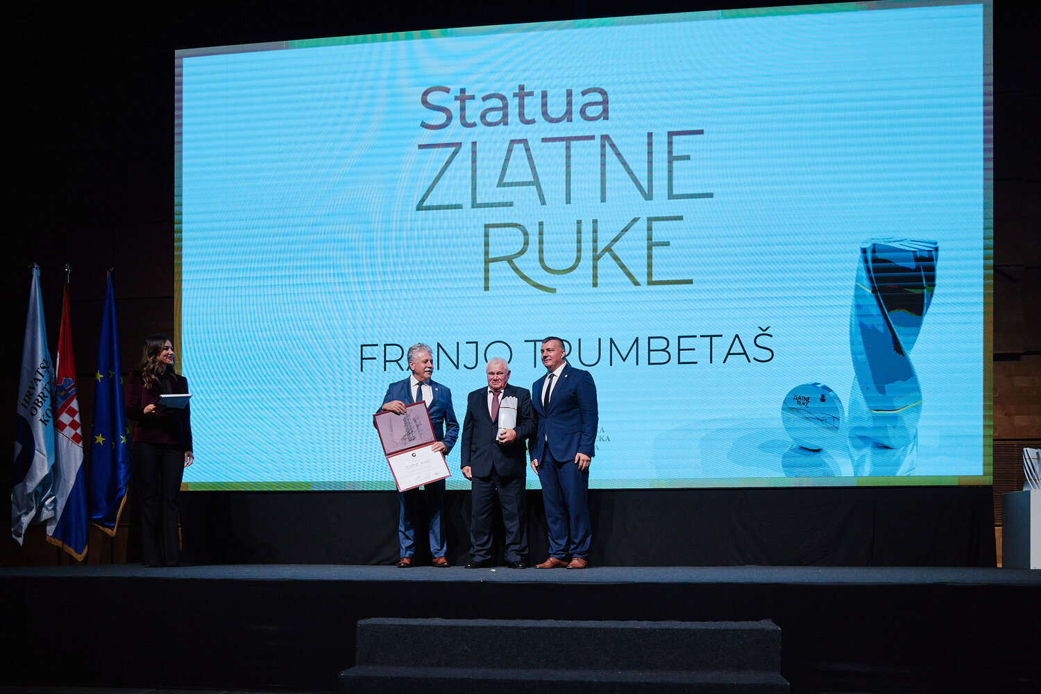 Statua "Zlatne ruke" za čovjeka zlatnih ruku Franju Trumbetaša ...